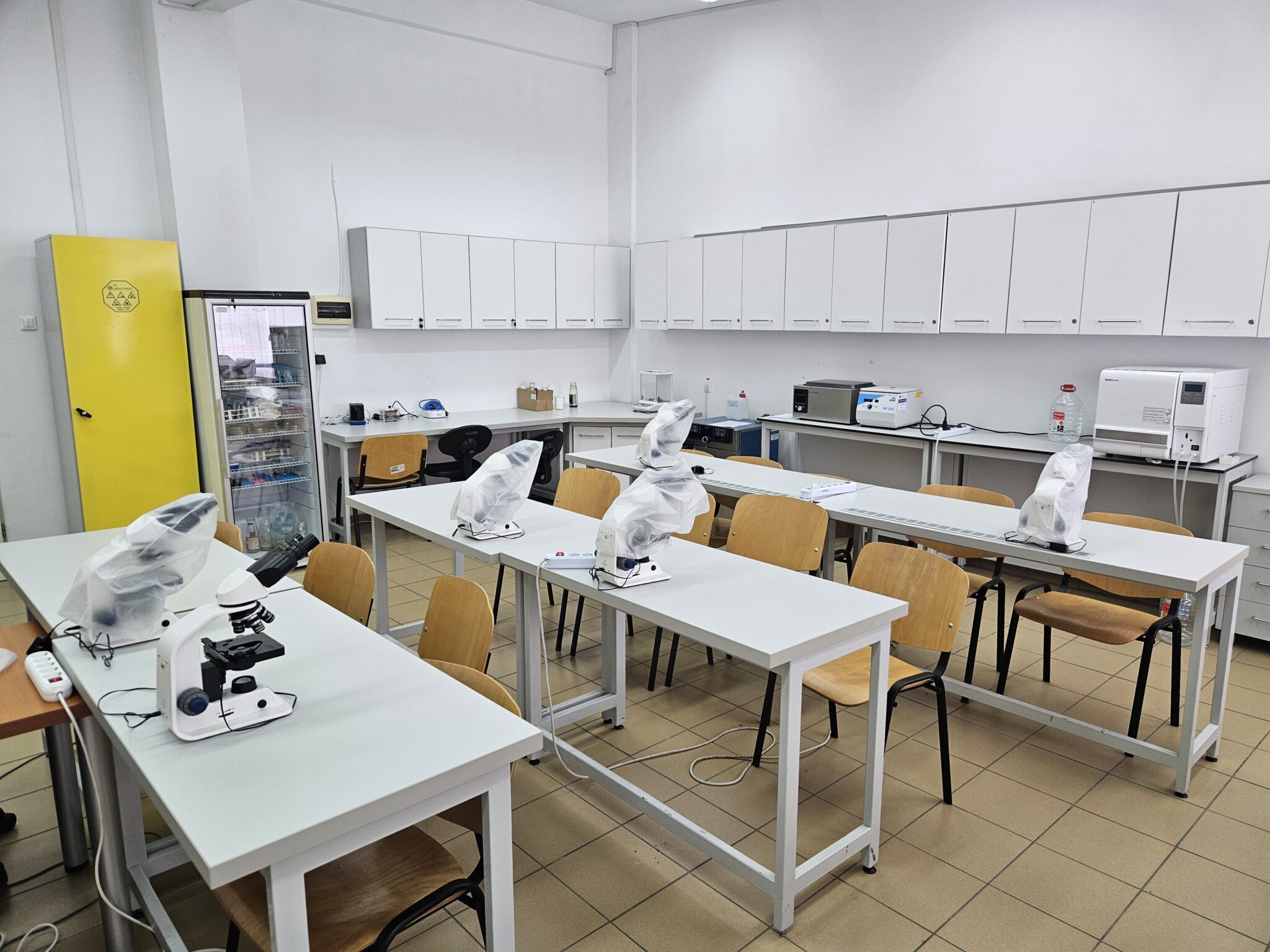 Laborator Microbiologie – B303 - Facultatea de Medicină și Științe ...